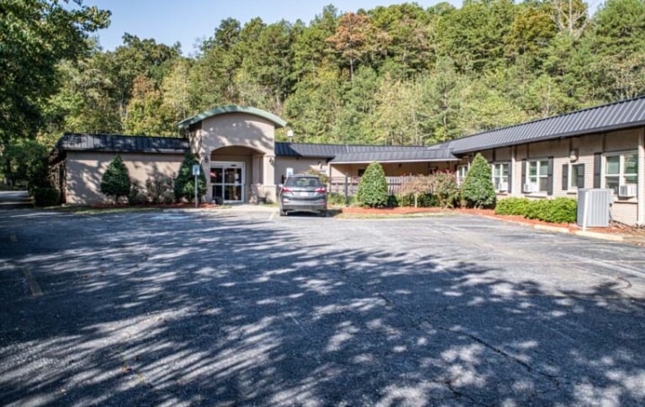 The Springs Park Avenue | Nursing Home | Hot Springs Skilled Nursing ...