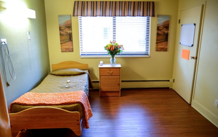 Cedars Healthcare Center | Nursing Home | Lakewood Skilled Nursing Facility