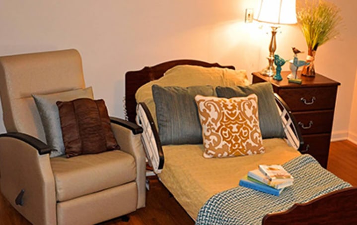 Colonial Manor Nursing Home | Tulsa Skilled Nursing Facility