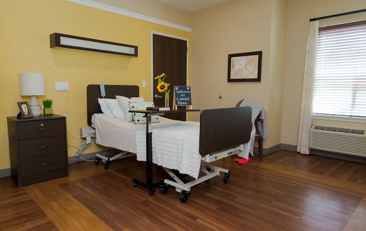 Colonial Manor Advanced Rehab & Healthcare | Nursing Home | Pharr ...