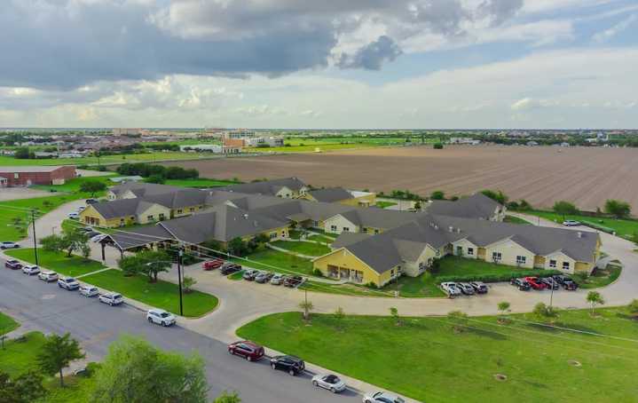 Colonial Manor Advanced Rehab & Healthcare | Nursing Home | Pharr ...
