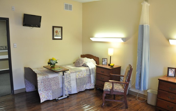 Colonial Nursing & Rehabilitation Center | Nursing Home | Lindale ...