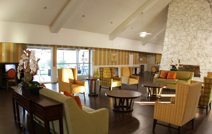 Corona Health Care Center | Nursing Home | Corona Skilled Nursing Facility