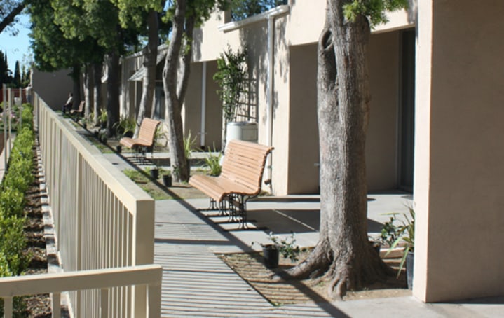 Country Manor Healthcare | Nursing Home | Los Angeles Skilled Nursing ...