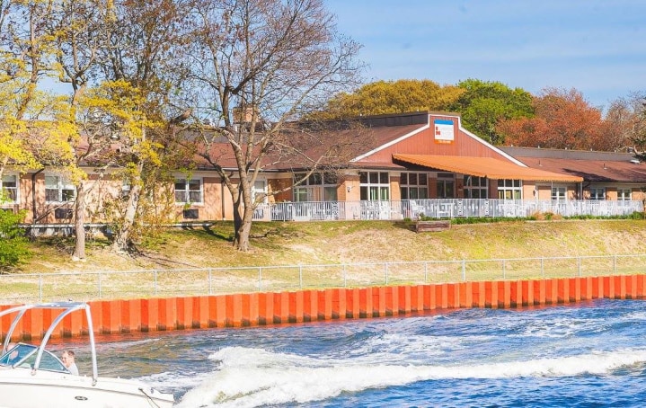 Crest Pointe Rehabilitation and Healthcare Center | Nursing Home ...