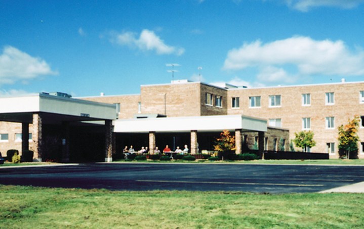 Elderwood at Liverpool | Nursing Home | Liverpool Skilled Nursing Facility