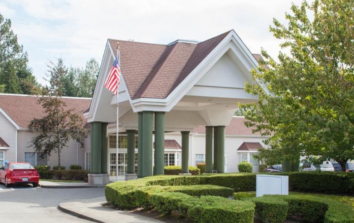 Everett Center | Nursing Home | Everett Skilled Nursing Facility