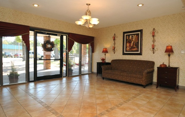 AHC Forest Cove nursing home, 45 Forest Cove, Jackson, TN 38301 | 3 Photos