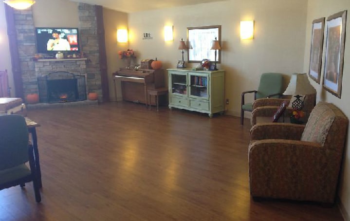 Spring Hill Care and Rehab | Nursing Home | Spring Hill Skilled Nursing ...