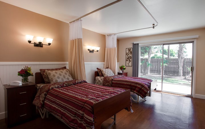Gordon Lane Care Center | Nursing Home | Fullerton Skilled Nursing Facility