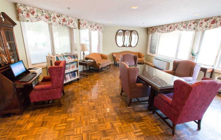 Signature Healthcare at Heritage Hall Rehab & Well nursing home, 331 ...