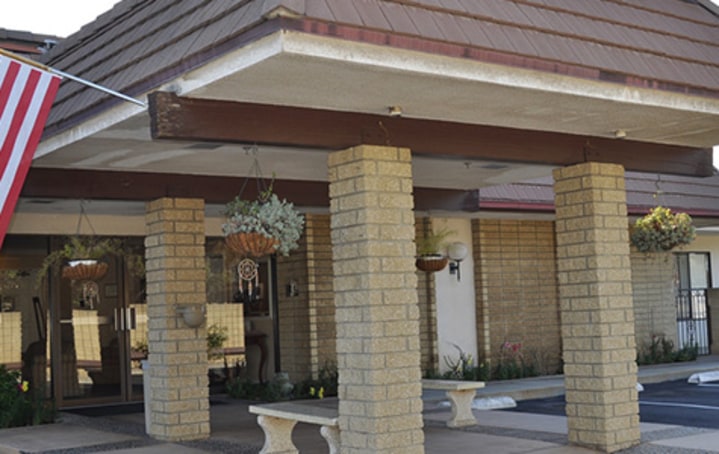 Holiday Manor Care Center | Nursing Home | Los Angeles Skilled Nursing ...