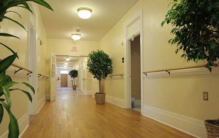 Elon Manor Nursing and Rehabilitation nursing home, 1203 E 22nd Ave ...