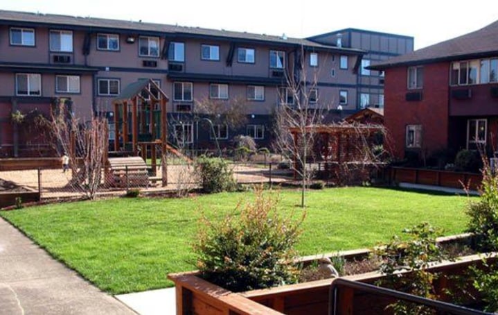 Laurelhurst Village | Nursing Home | Portland Skilled Nursing Facility