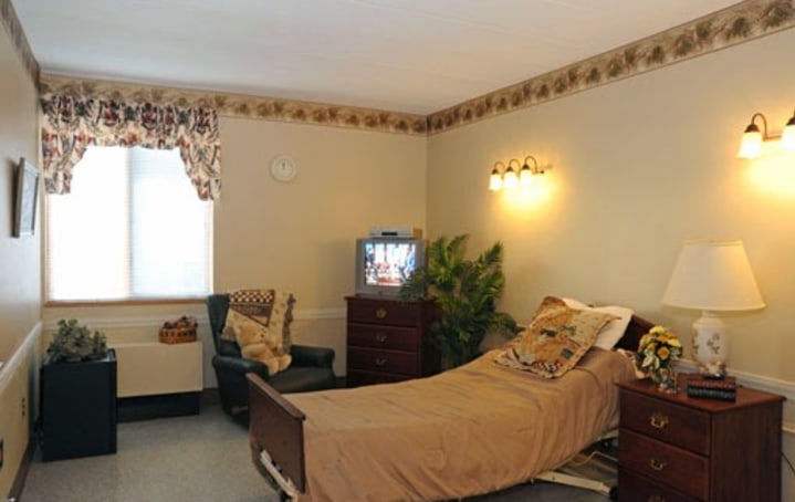 Brookside Healthcare Center | Nursing Home | Cincinnati Skilled Nursing ...