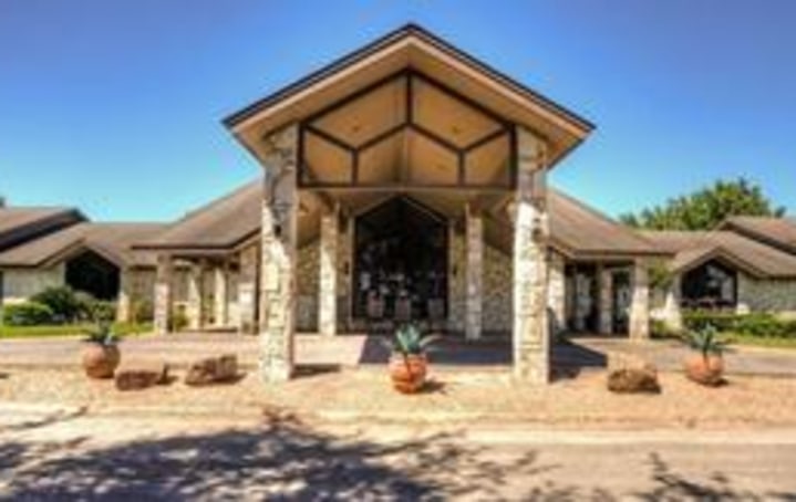 Live Oak Nursing and Rehabilitation Center | Nursing Home | George West Skilled Nursing Facility