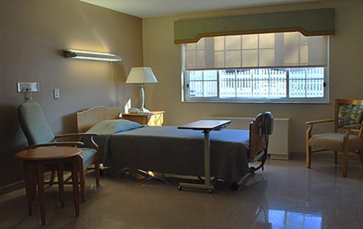 Crossroads Care Center Green Bay | Nursing Home | Green Bay Skilled ...