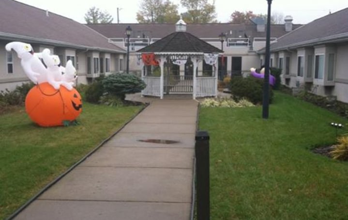 CareCore t Meadows | Nursing Home | Cincinnati Skilled Nursing Facility