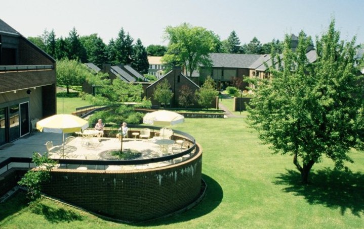Miller Memorial Community | Nursing Home | Meriden Skilled Nursing Facility