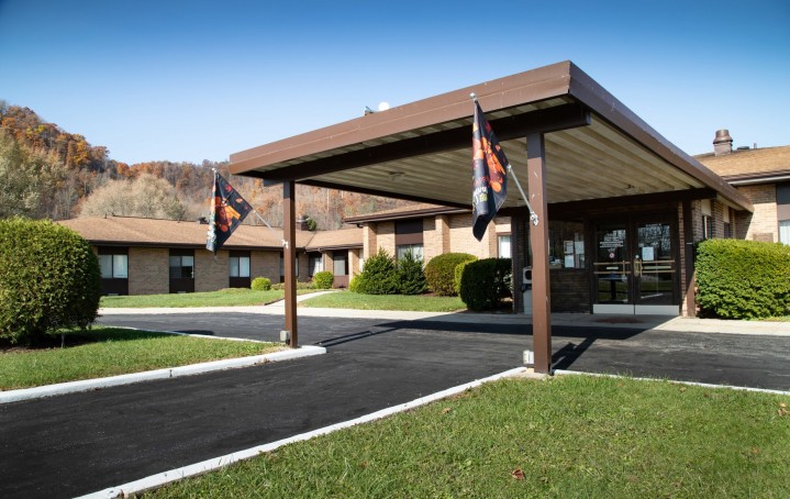 Nella's at Autumn Lake Healthcare | Nursing Home | Elkins Skilled ...