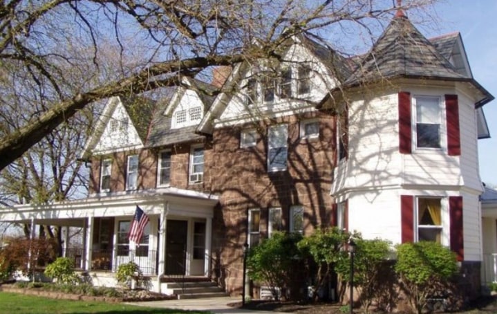 Pickering Manor | Nursing Home | Newtown Skilled Nursing Facility