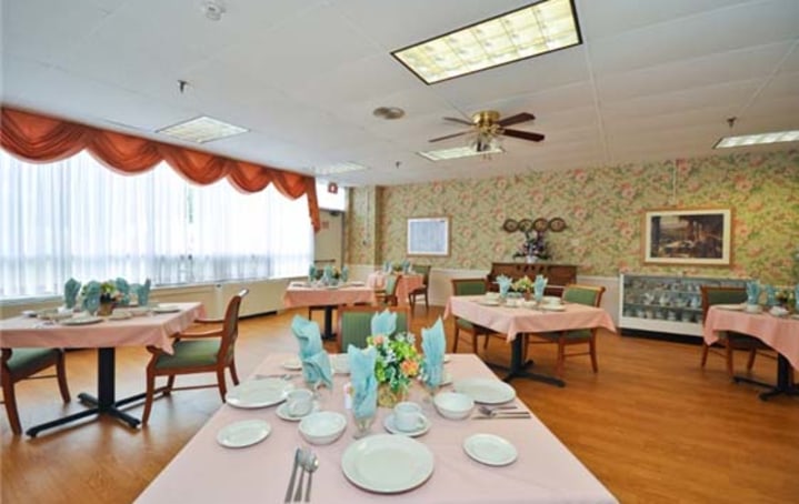 Ross Center for Nursing and Rehabilitation | Nursing Home | Brentwood ...