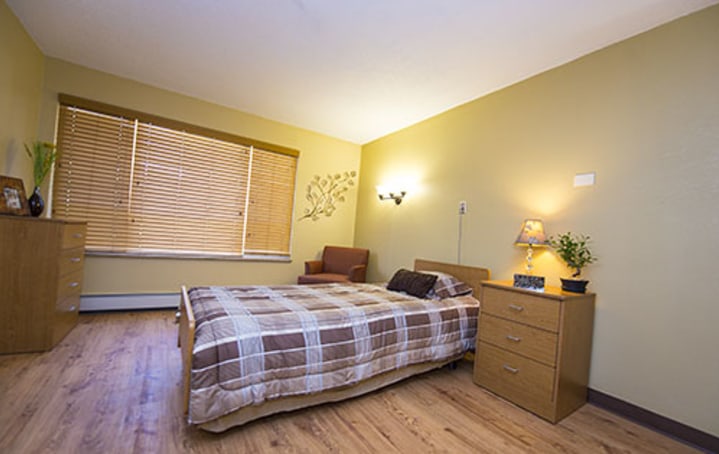 Sierra Post Acute | Nursing Home | Lakewood Skilled Nursing Facility