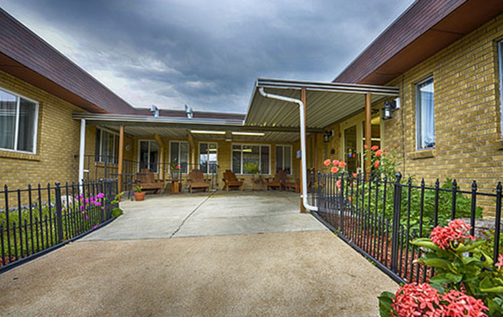 Sierra Post Acute | Nursing Home | Lakewood Skilled Nursing Facility