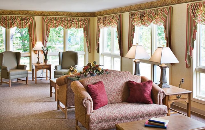 Complete Care at Silver Lake Llc nursing home, 1080 Silver Lake Blvd ...