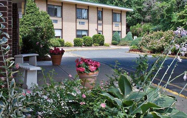 Complete Care at Cedar Grove | Nursing Home | Cedar Grove Skilled ...