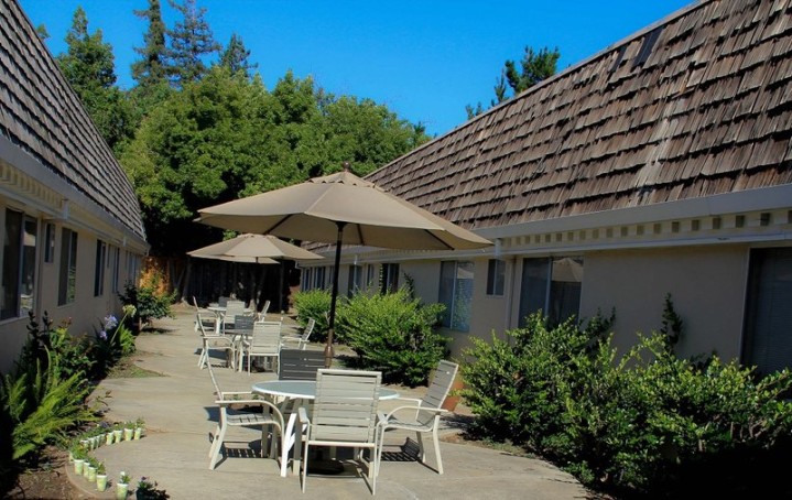 The Redwoods Post Acute | Nursing Home | San Jose Skilled Nursing Facility