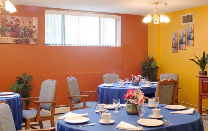 Royal Wood Mill Center | Nursing Home | Lawrence Skilled Nursing Facility